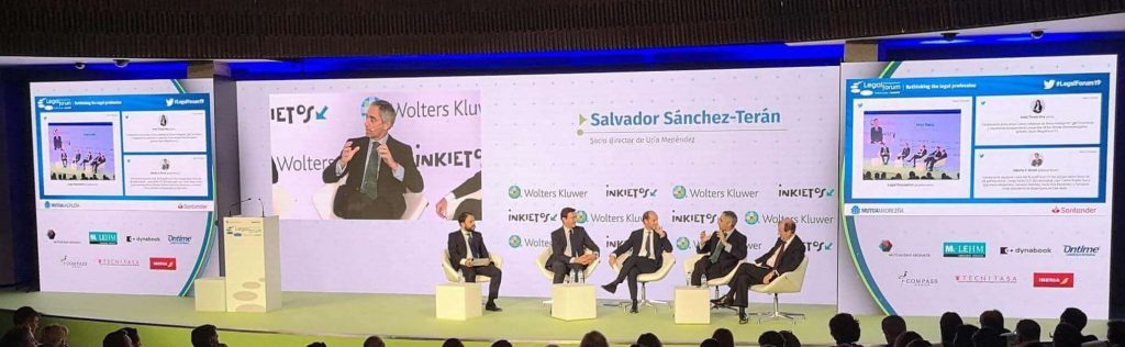 Event hashtag display solutions: Tweet Binder Walls are here